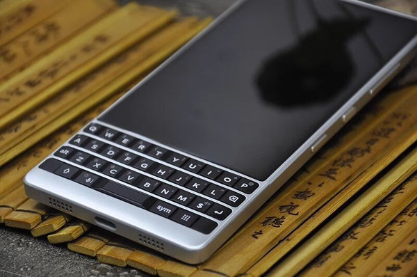 Смартфон BlackBerry 黑莓-K2 64 ГБ 6 ГБ Прозрачный 1 SIM купить c ...