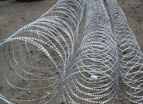 Колючая проволока Высокоуглеродистая стальх70 см купить по доступной ...