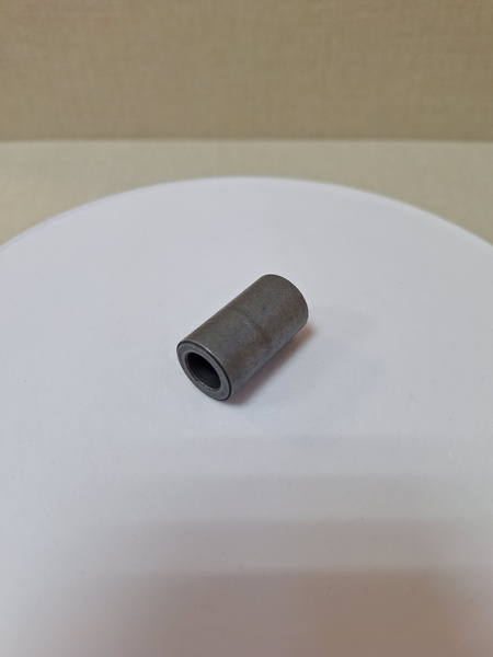 3945252 Проставка болта выпускного коллектора короткая двигателя ISBe ...