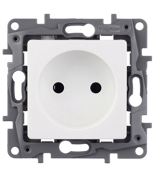 Розетка Legrand Etika 672220 скрытая установка белая без заземления ...
