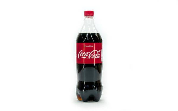 Напиток Coca-Cola сильногазированный 1 литр , ПЭТ ( 12 штук в упаковке ...