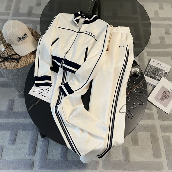 Комплект одежды Женский Miu Miu Повседневный белый размер 44 Хлопок Надписи Карманы Китай