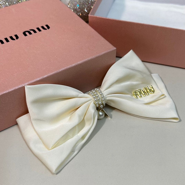 Заколка для волос Miu Miu 1 шт купить с доставкой по выгодным ценам в интернет магазине Ozon