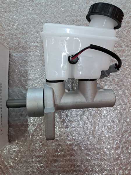 UZDAEWOO Цилиндр тормозной главный, арт. 96418831, 96418832, 96418833 ...